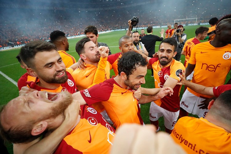 ŞAMPİYON GALATASARAY! - GALATASARAY.ORG