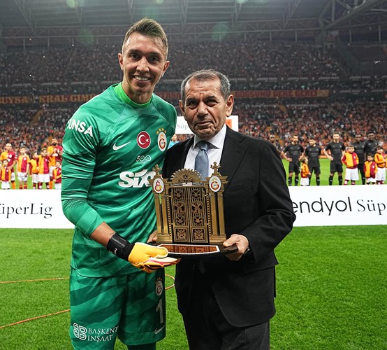 Fernando Muslera Galatasaray’da 500. resmi maçına çıktı - GALATASARAY.ORG